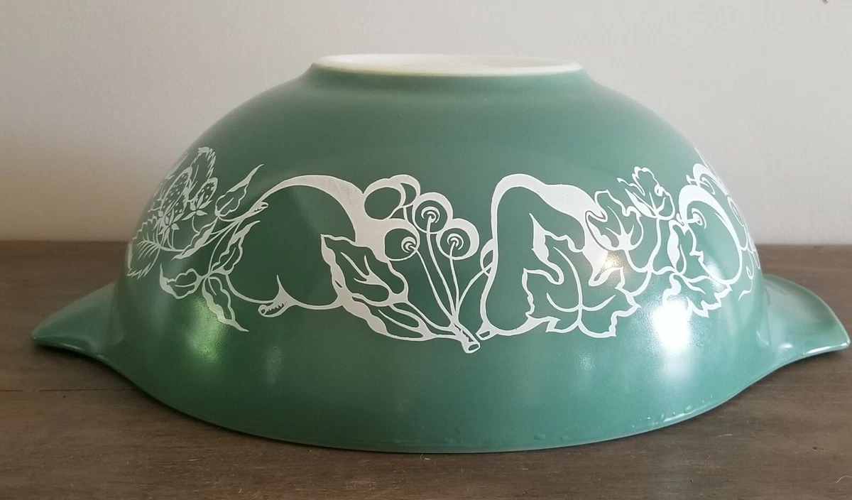1960 Pyrex Promo Salad Bowl ( operone.de