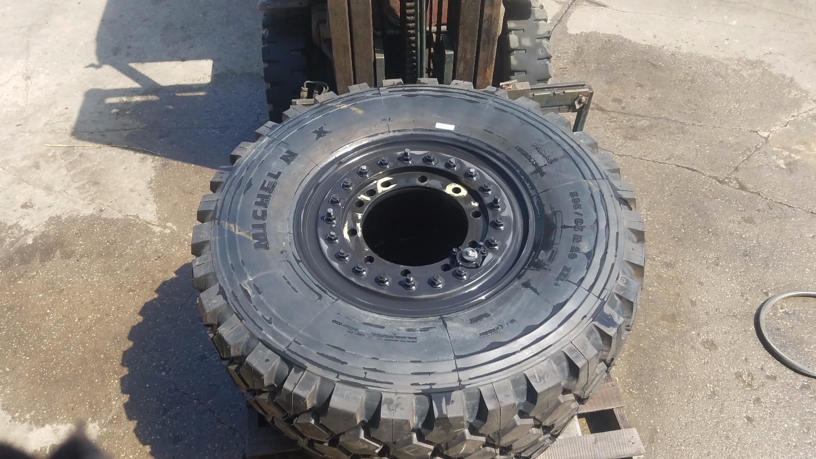 NEW 5 Ton M939 HEMTT HET MRAP TIRE 395/85R20 Michelin Military Truck ...