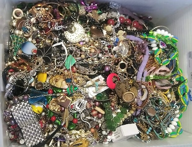 1 Pound Lb Bag Jewelry Vintage Modern Lot Craft Junk Some Wearable ...