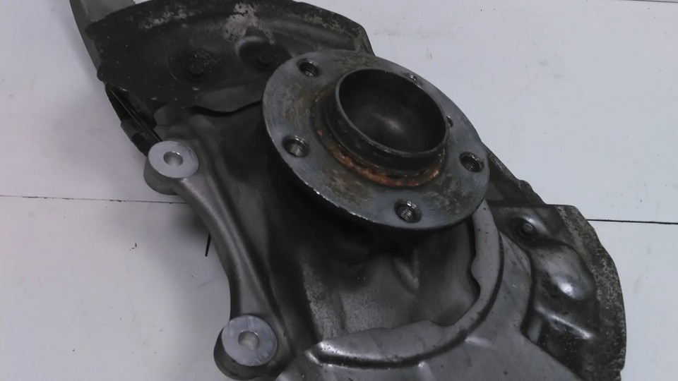 STUB AXLE RIGHT FRONT BMW 7 serie (F01/02/03/04) 2009 31216777750 / ...