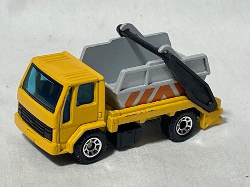 Matchbox Ford Cargo Skip Truck, Yellow, 1/64 | eBay