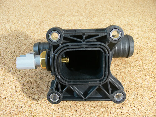 LAND ROVER THERMOSTAT WATER OUTLET CONNECTOR LR2 EVOQUE DISCOVERY SPORT ...