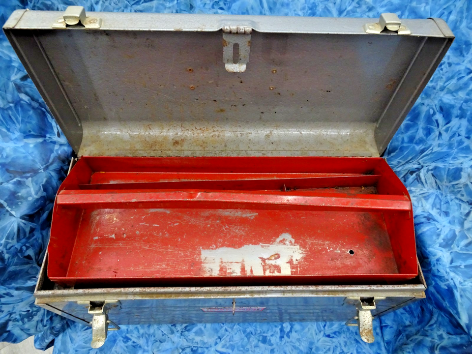 VINTAGE CRAFTSMAN CROWN LOGO METAL TOOLBOX with TRAY 18"L x 9"H x 8"W ...