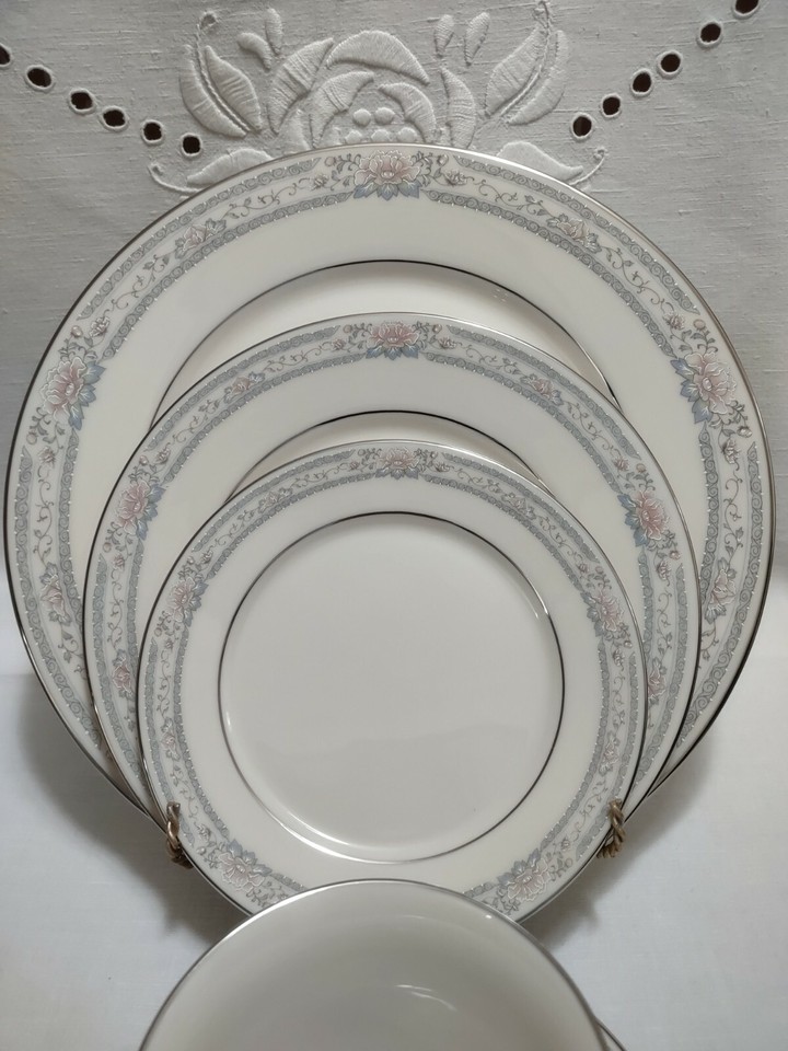 40 pc Set Lenox Charleston Cosmopolitan USA Dinnerware Service for 8 ...