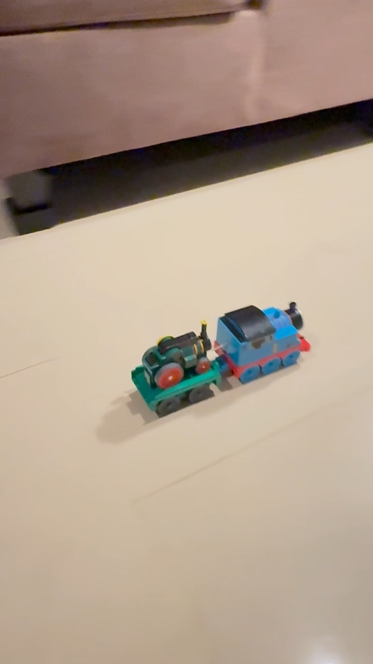Tomy 2004 Thomas The Tank Engine Towing Trevor Pull N Go Toy Train Pull ...