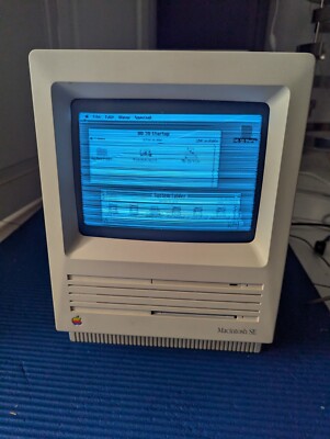 Apple Macintosh SE Works! M5011. With Keyboard And Mouse. Screen ...