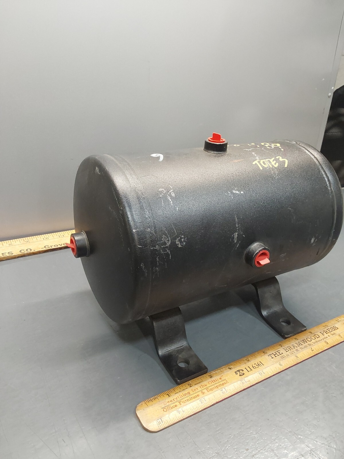 NOS New Flyer Hoosier 088489 Steel Air Tank, 4 -3/8"npt Ports, 12" x 7 ...