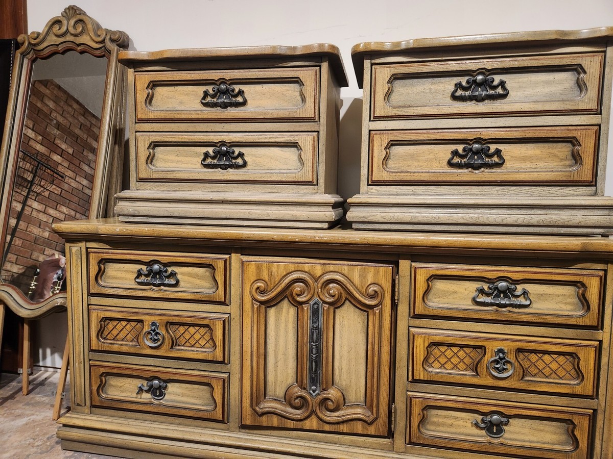 Vintage Stanley Bedroom Furniture
