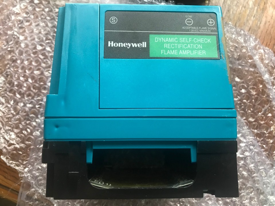 Honeywell RM7838B1013 with S7800A1001, R7847C1005, ST7800A1120 ...