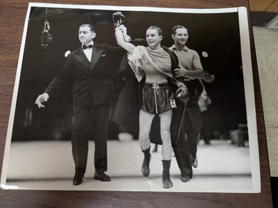 Harry Jeffra Defeats Sixto Escobar Bantamweight Champ Intentional News ...