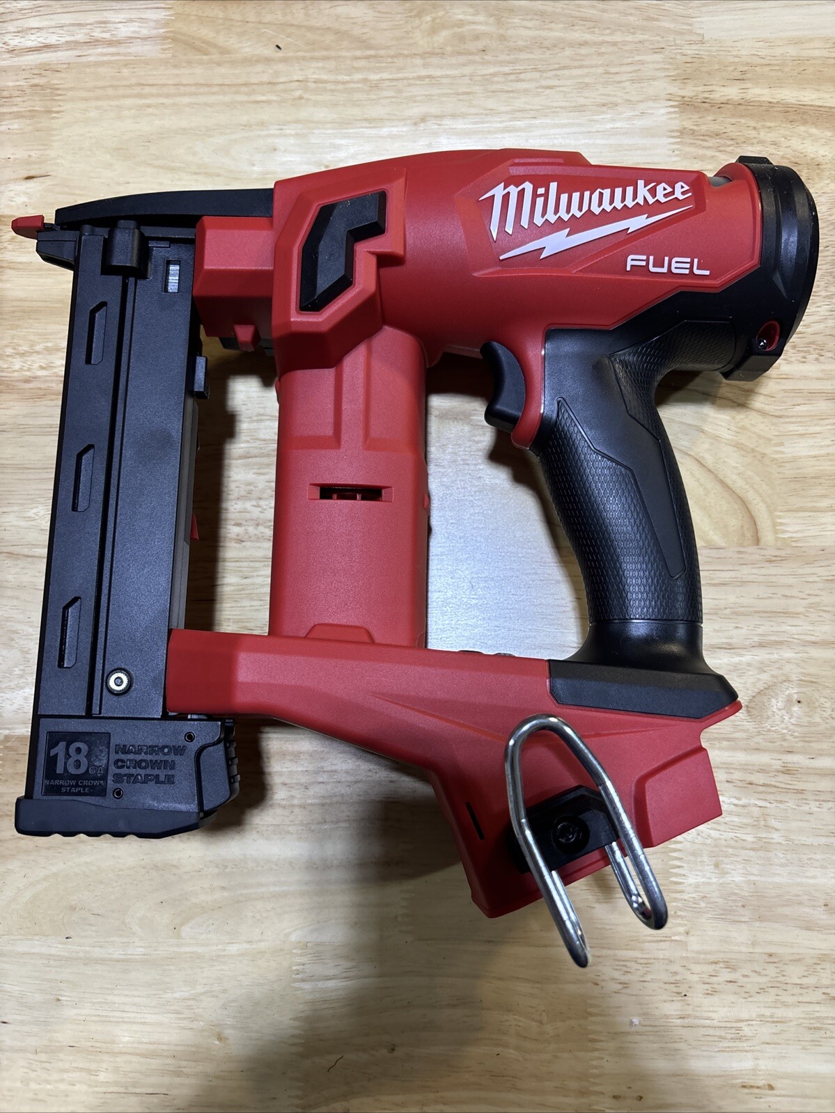 Milwaukee M18 FUEL 18 Gauge 1/4 in Narrow Crown Stapler Body Only (2749 ...
