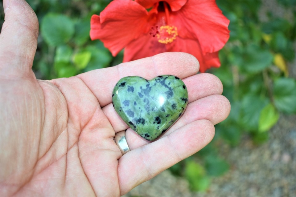 [1] Nephrite Inca Jade Crystal Puffy Heart / Palm Stone Reiki ZENERGY ...