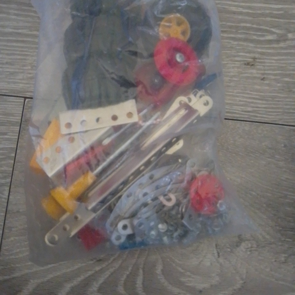 1x Box Of Unsorted Meccano Sets With Instructions | eBay UK