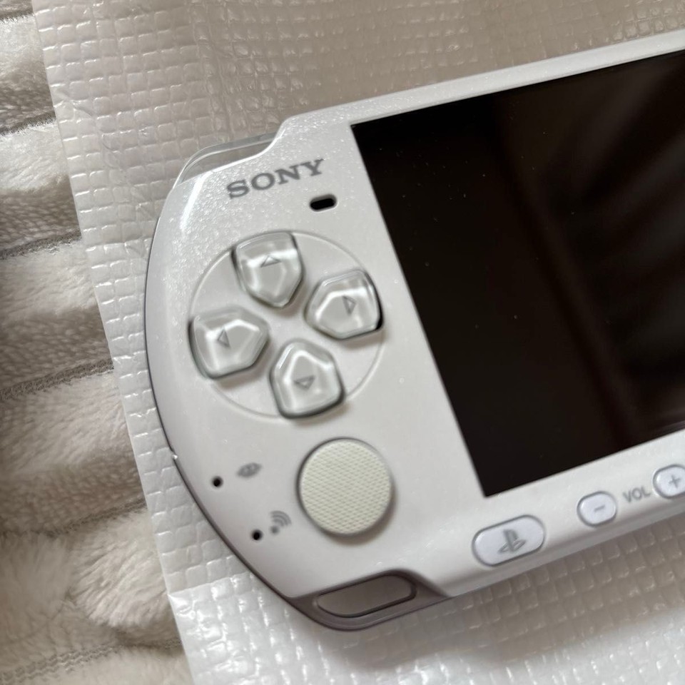 Sony PSP-3000 Pearl White Console w/ Box, Manual, Charger & Battery ...