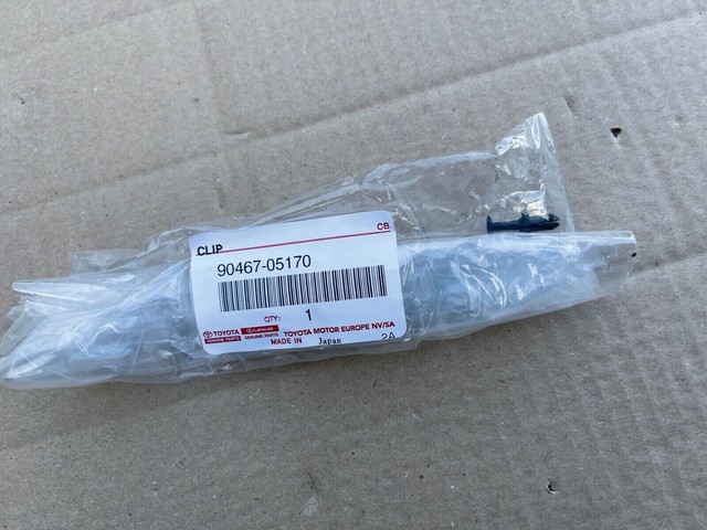 Genuine Toyota Auris Front Bumper Pop Rivet Black 2012-2018 9046705170 ...