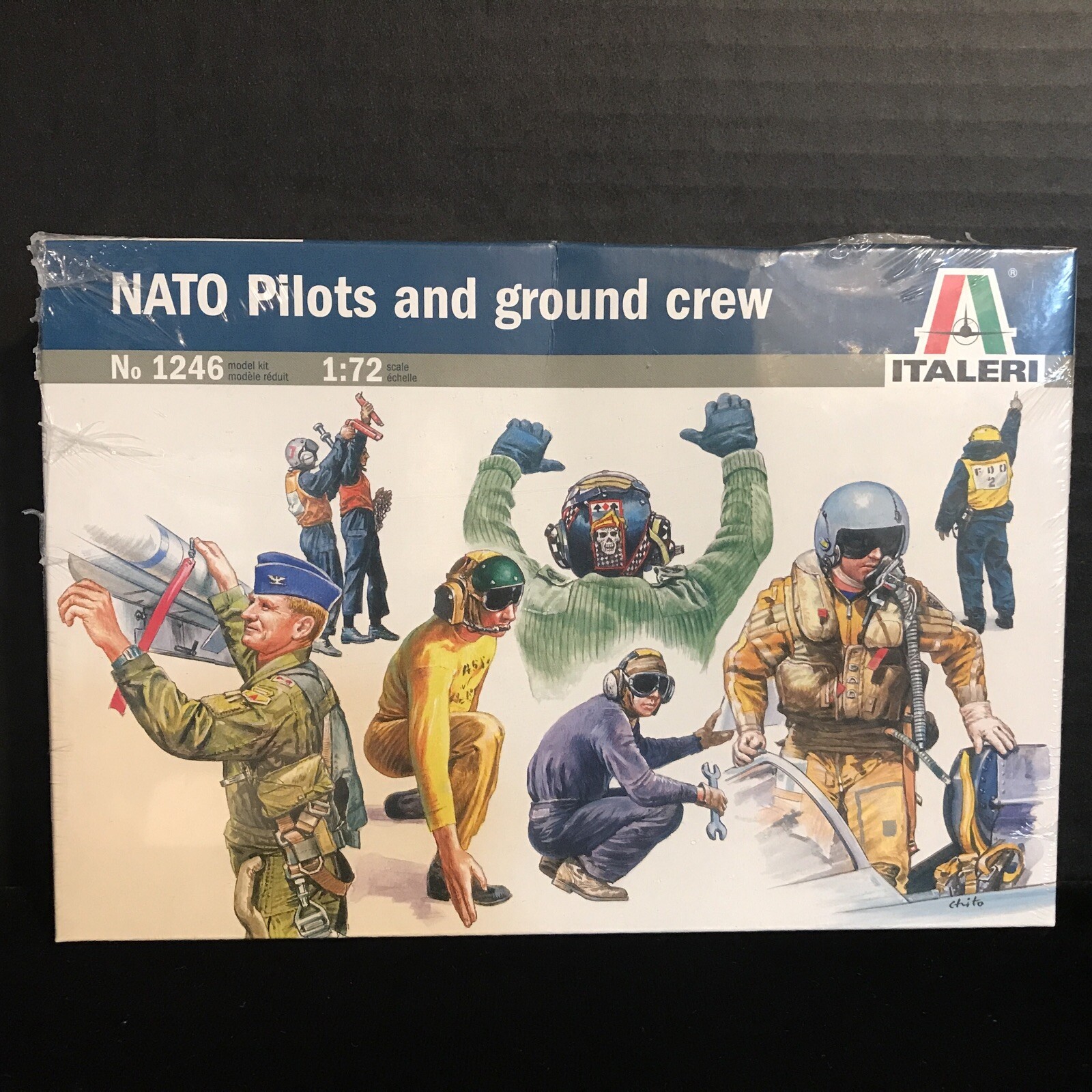 ITALERI 1246 NATO PILOTS & GROUND CREW FIGURES MODEL KIT-NIB-1:72 SCALE ...