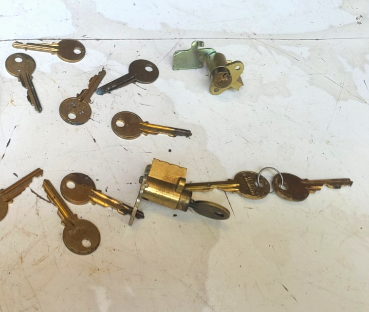 Lot of USPS post office service Mail PO Box Locks Cylinders Keys Parts ...