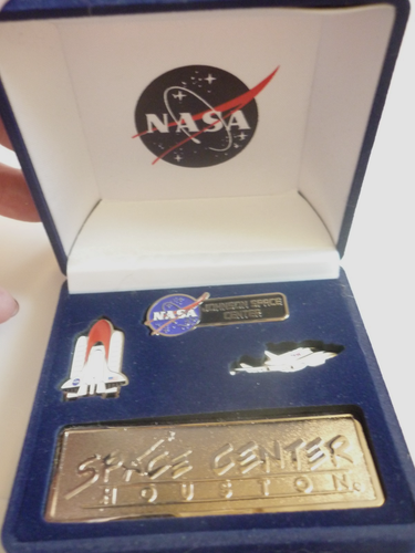 NASA JOHNSON SPACE SHUTTLE CENTER HOUSTON 3 PIECE BOX PIN SET NEW GREAT ...