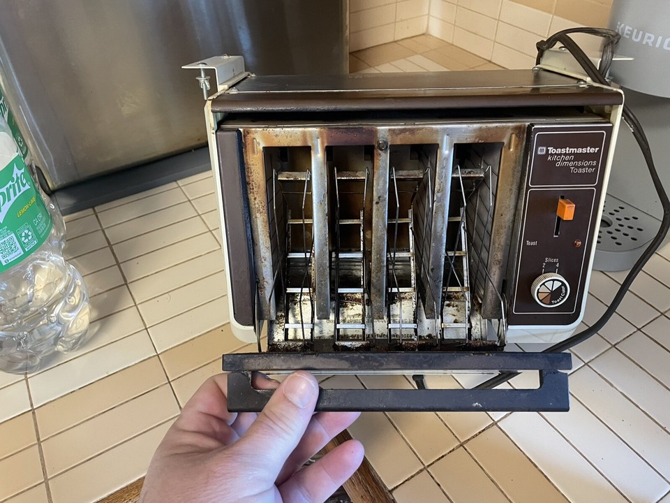 Vintage Toastmaster Kitchen Dimensions Under Cabinet 4 Slice Toaster ...