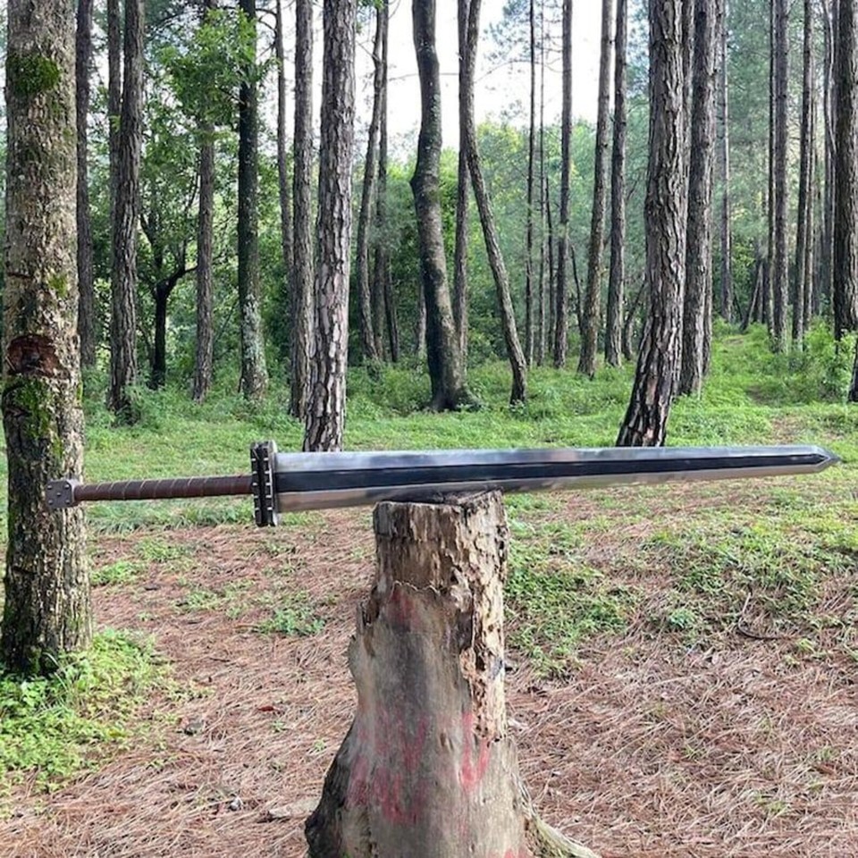 Handmade 54 inch Carbon Steel Guts Raider Anime Sword | Berserk ...