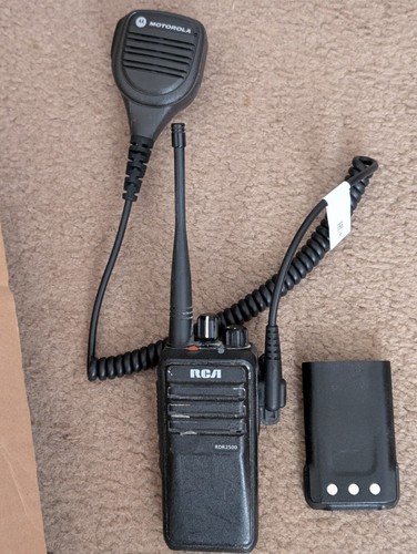 RCA RDR2500 Radio with Battery, Belt Clip & Speaker Mic! Nice Set! | eBay