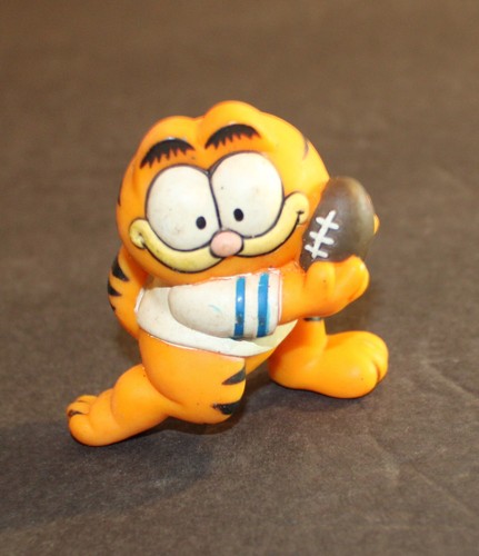 Vintage 1981 GARFIELD CAT FOOTBALL PLAYER FIGURE DAKIN G2 | eBay UK