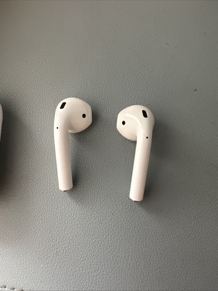 Apple AirPods First Generation 2019 AirPods & Original Box with ...