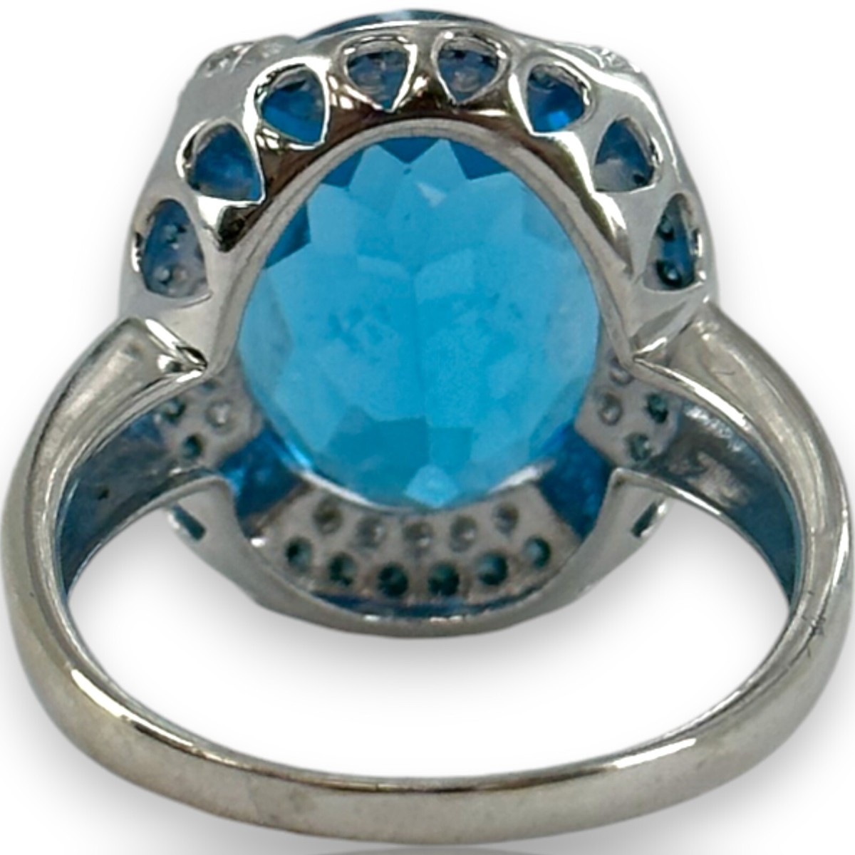 QCD Large Oval Blue Topaz & Diamond Halo Accent 14K 585 QCD Large Oval Blue Topaz & Diamond Halo Accent 14K 585