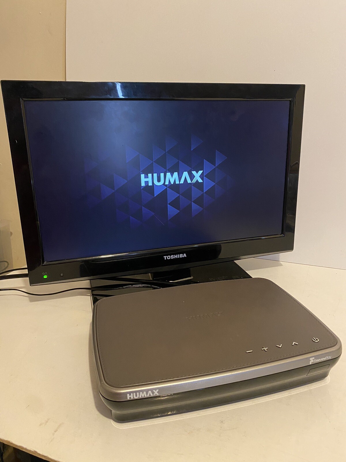 Humax FVP-4000T 500GB Freeview Play TV Recorder - With Remote Control ...
