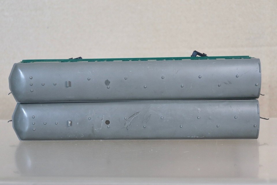 TRIANG R156 R225 BR GREEN SOUTHERN SUBURBAN EMU LOCOMOTIVE 2 CAR SET og ...