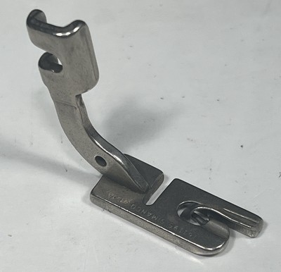 Vintage SINGER Narrow Rolled Hemmer Foot Simanco USA 161195 Slant Shank ...