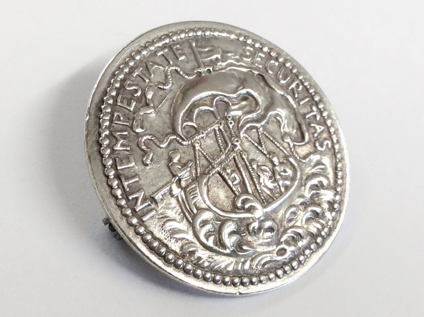ANTIQUE SILVER PLATED IN TEMPESTATE SECURITAS BROOCH PIN 'SECURITY IN ...