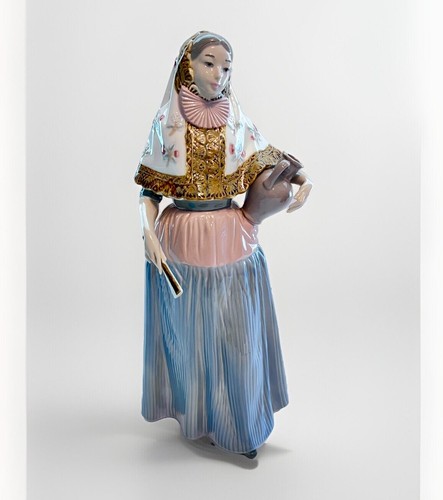 Vintage LLADRO #5240 LADY FROM MAJORCA Girl w/Jug Fan MINT CONDITION ...