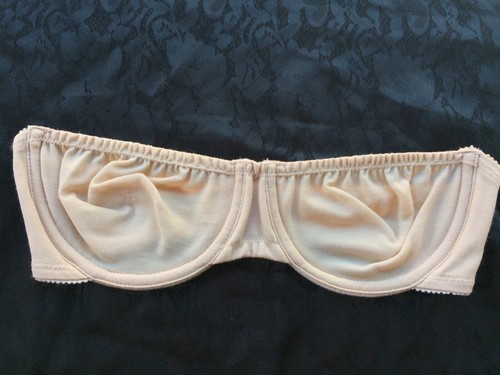 Triumph Bra size it 1b us 30b eu 65b Unpadded underwired beige srapless ...
