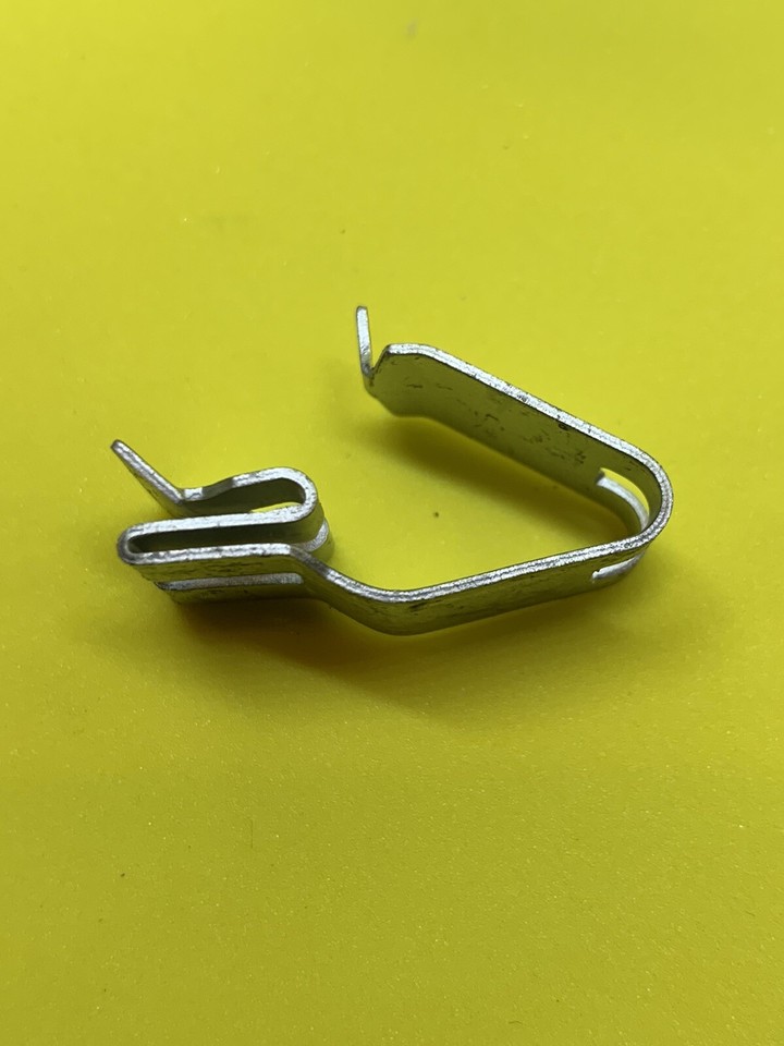 (QTY 10) Grille Retainer Clips Grill for 1999 - 2007 Silverado Sierra ...