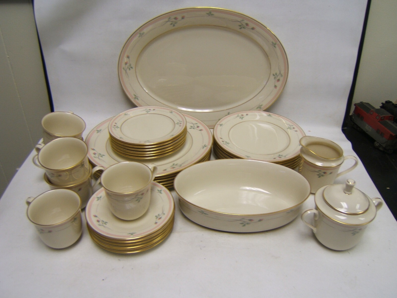 Lenox Rose Manor Dinnerware Plates Bowls Serving Pieces Excellent ...