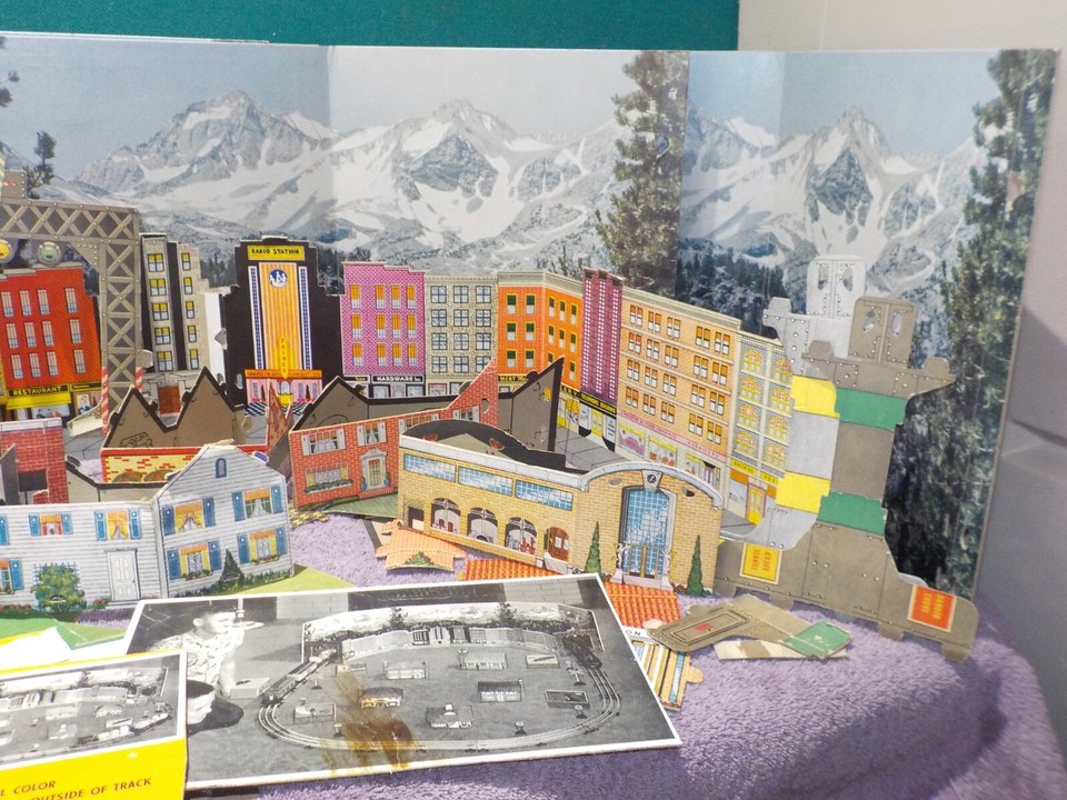 ANTIQUE BUILT RITE TRAIN ACCESSORY SET MOUNTAINS, BUILDINGS & MORE NOT ...