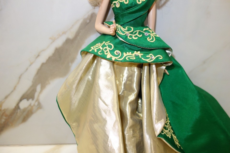 Barbie Model Muse Doll Holiday 2011 Blonde w Gold Glitter Makeup Mattel ...