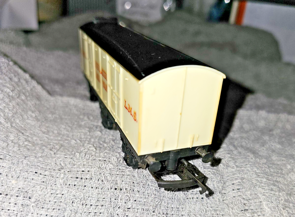 Hornby R670 OO gauge 6 - wheeled insulated milk van. Used. NO BOX | eBay UK