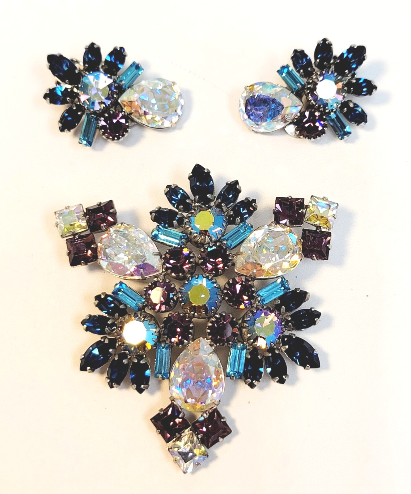 Vintage Gorgeous Purple Blue AB Rhinestone Brooch & E… - Gem