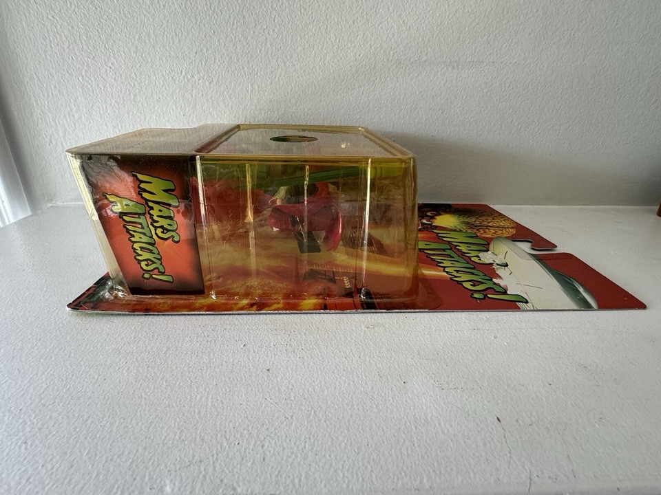 VTG Sealed 1996 Mars Attacks Martian Leader With Firing Disintegration ...