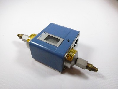 New Johnson Controls P74EA-9701 Pressure Differential Control | eBay
