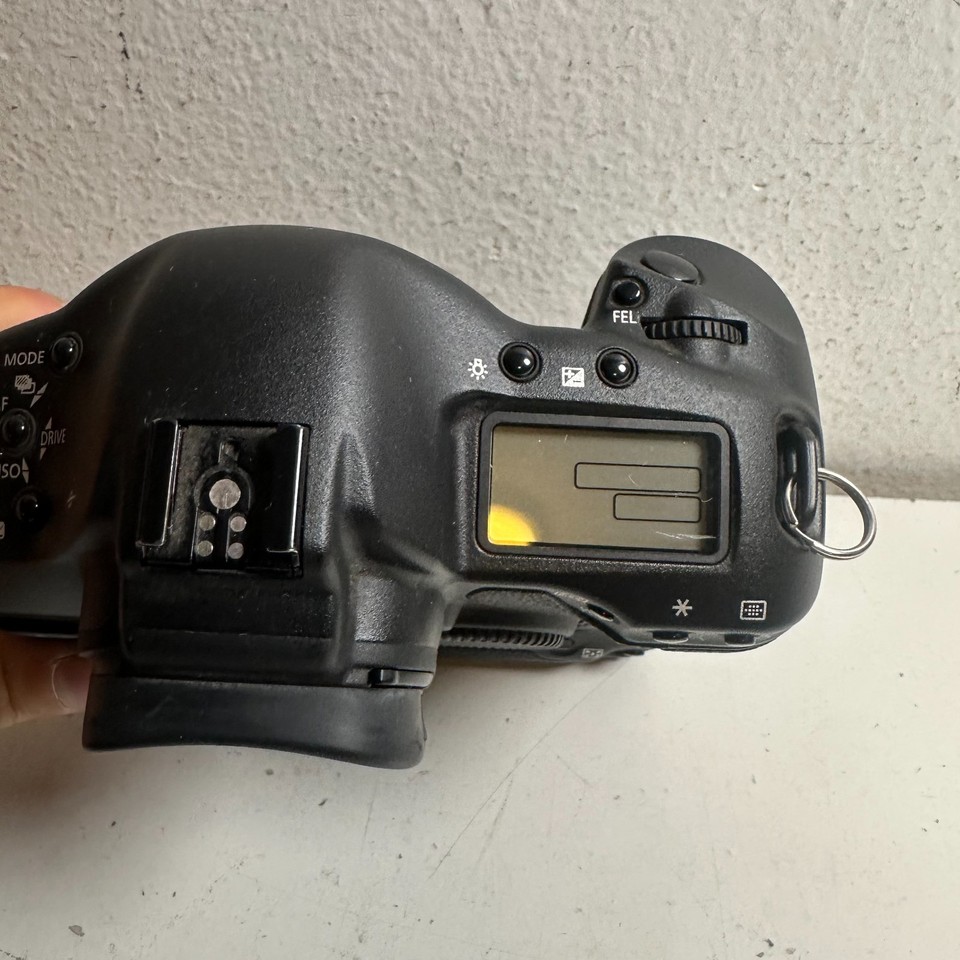 Canon EOS-1D Mark II Black 2" LCD Screen Portable Digital SLR Camera ...