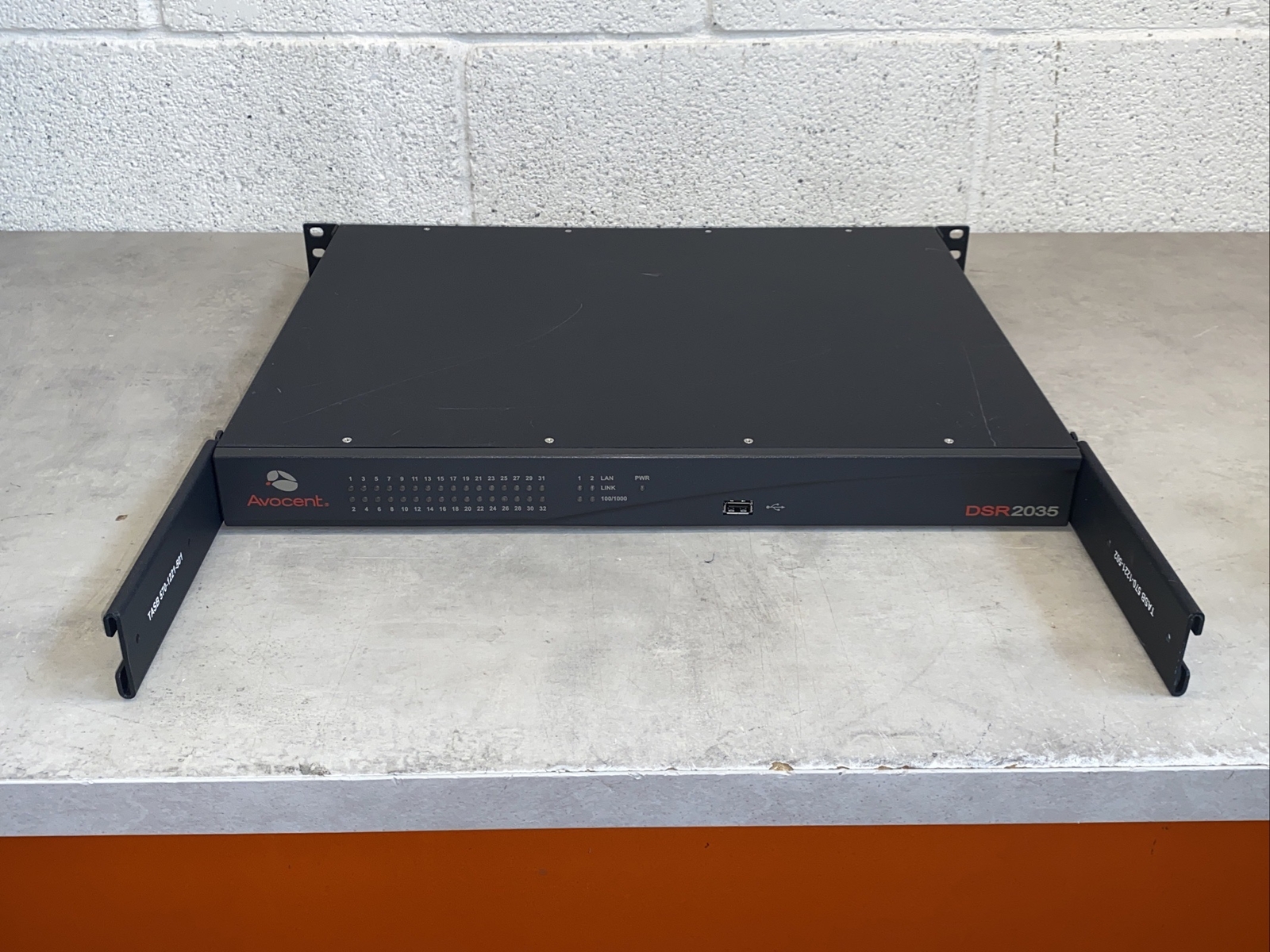 Avocent DSR2035 32-Port KVM Over IP Console Switch 520-428-505 for sale ...