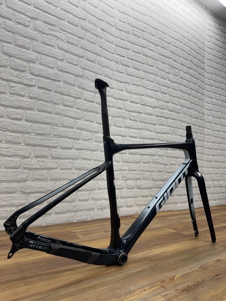 Giant Revolt Pro O Frame Medium/Large | eBay