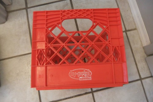 HY-POINT DAIRIES, DELAWARE VINTAGE HARD PLASTIC DAIRY CRATE, BRIGHT RED ...