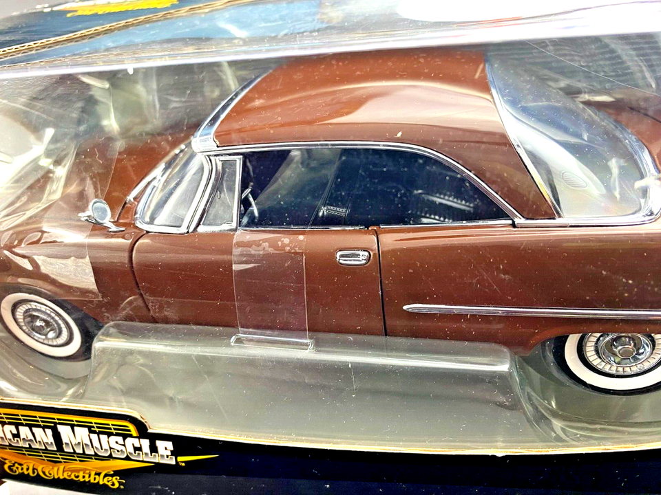 1:18 ERTL COLLECTIBLES ""CHASE"" Chrysler 300C AMERICAN MUSCLE never ...