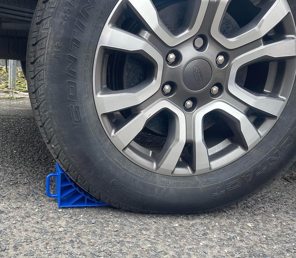 Durable Wheel Chocks Set of 4 with Grip Handles for Caravans and ...