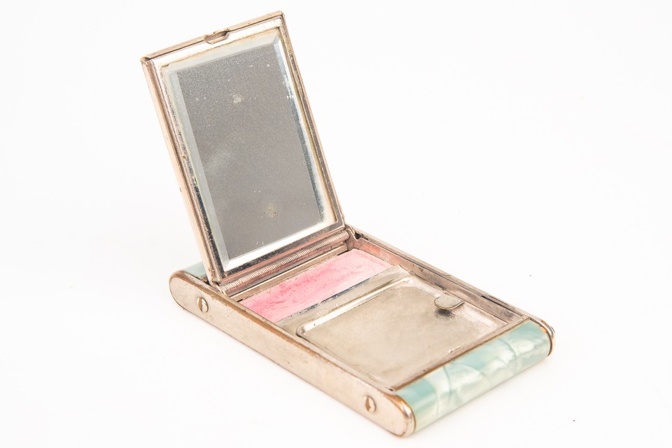 Girey Sea Green Pearl Plastic Celluloid Camera Style Powder Makeup ...