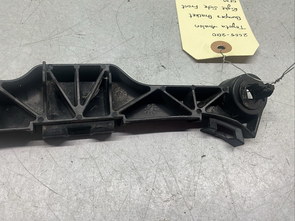 2005-2010 Toyota Avalon Bumper Bracket Right Side Front OEM 52145-AC040 ...
